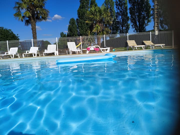 The Courtyard Cottage Gite  25kms Parc Puy Du Fou - Vendée