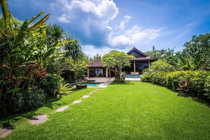 Villa Candi - Indonesia