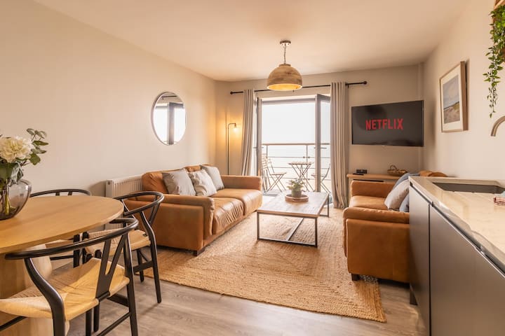 3 Bedroom Beachfront Maisonette With Sea View - Scarborough