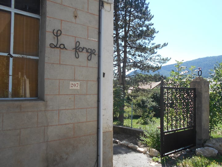 Maison Chaleureuse, Avec Parking, Belle Vue - Veynes