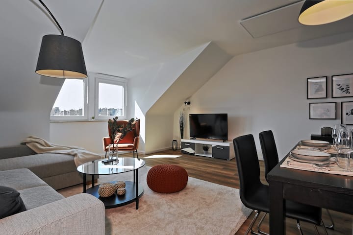 Stylish 3br Apartment | Homeoffice | 10min To Hbf - Düsseldorf