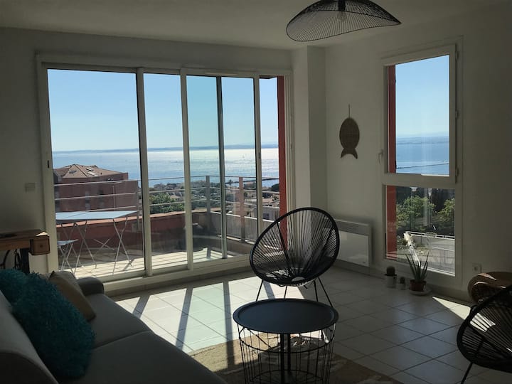 Magnifique Appt. Rénové Avec Vue Et Piscine - Sète