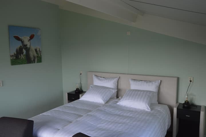 B&b In The Wetlands Near Amsterdam -Rent A Boat - Volendam
