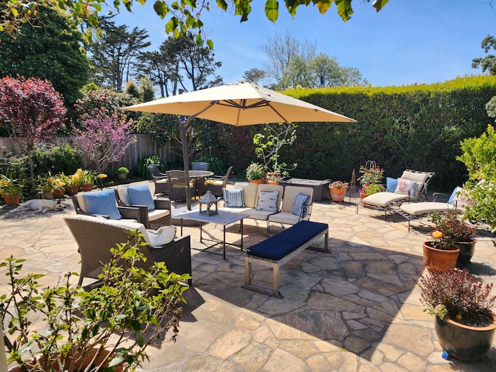 Carmel Charm & Style W/ Large Patio - Carmel-by-the-Sea, CA