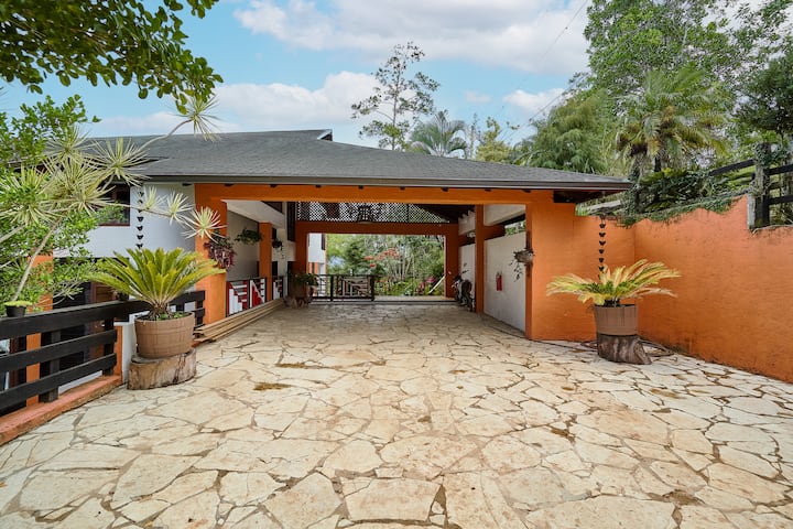 Villa-jarabacoa-jacuzzi-vista Espectacular-5br - Jarabacoa
