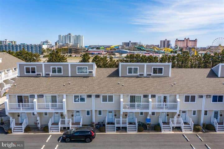 Cheerful Bay Side Townhome On Canal - Ocean Pines, MD