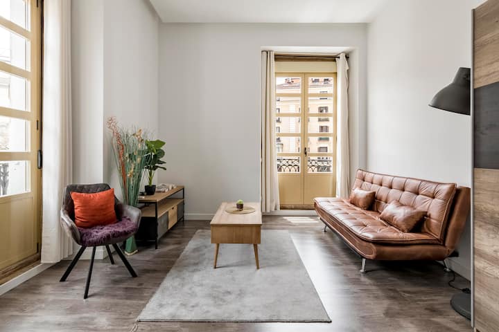 Quiet In Puerta Del Sol - 3 Balconies - Madrid