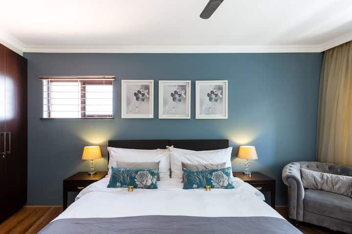 Beautiful 1 Bedroom Flat Green Point. - Camps Bay