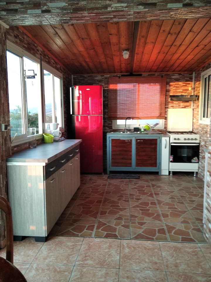 Maison Chaleureuse Avec Sa  Terrasse Le "Papangue" - Réunion