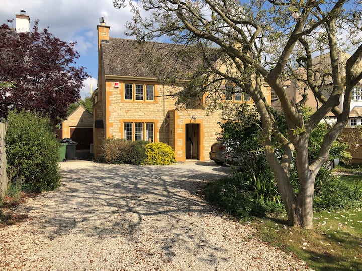 Lovely Cottage In Stunning Cotswolds Village - Evesham