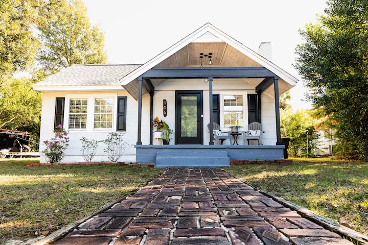 Modernized 2br Historic Home W/ King Bed - Pensacola, FL
