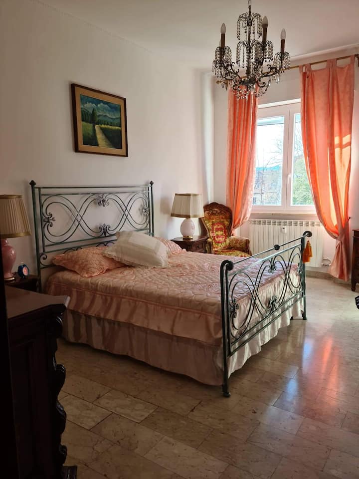 Appartamento In Centro A Sarzana - Sarzana