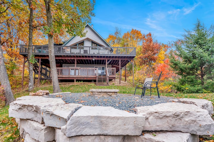 Majestic View Sleeps 10 Hot Tub - Wisconsin