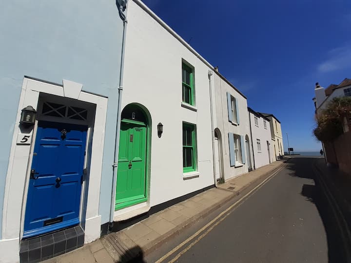 Cheerful 2-bedroom Cottage, 25 Metres From Beach - Walmer Castle and Gardens