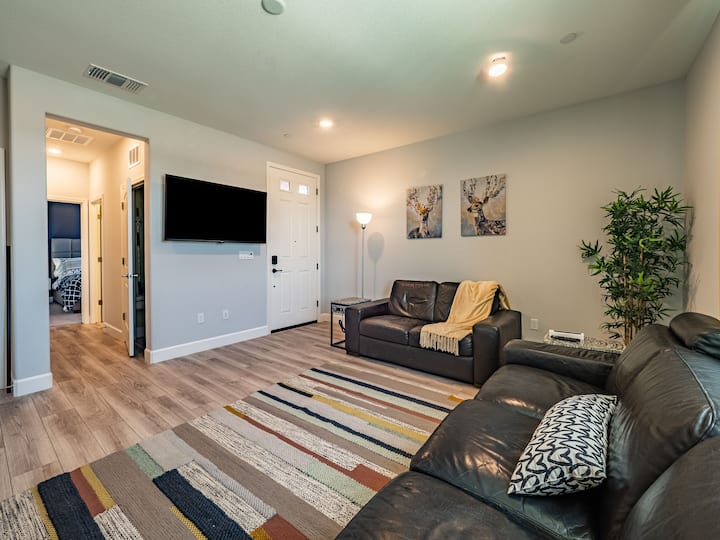 Brand New Fully Furnished One Bedroom Apartment - Citrus Heights, CA