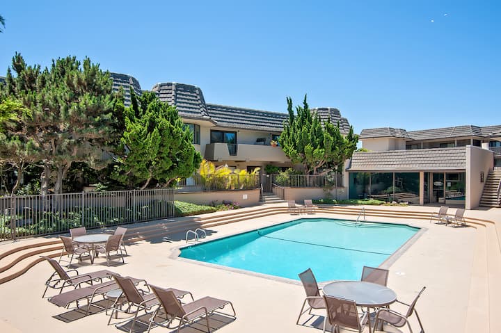 2 Bd Poolside Condo In Beachfront Community! - Del Mar, CA