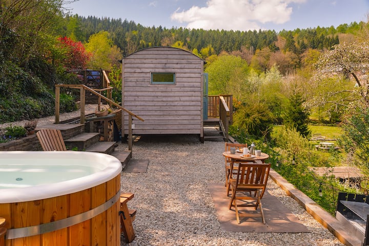 Romantic Cabin - Hot Tub - Forest of Dean