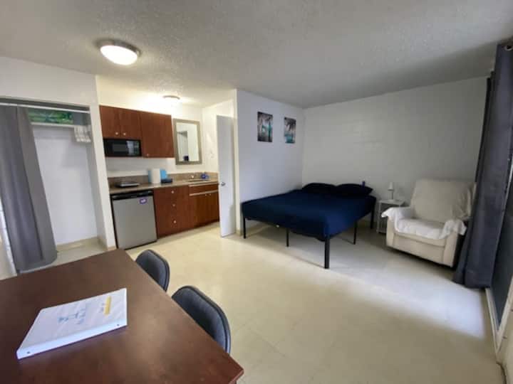 Modern Waikiki Studio 301, 30-day Minimum Stay - Honolulu