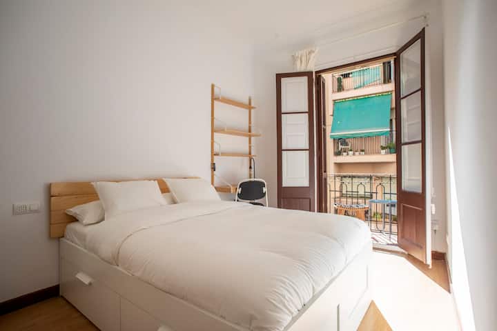 4br Flat In Poble Sec - Barcelona