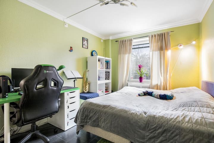 Beautiful Apartment In Kungsängen Stockholm - Bro