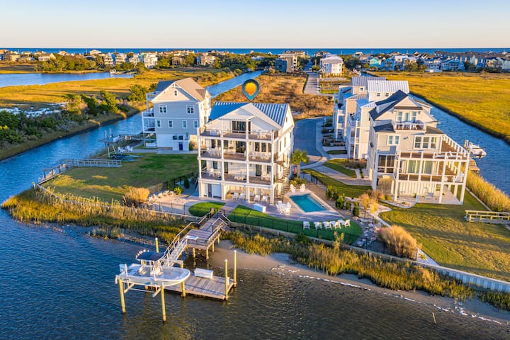 Waterfront Home, Private Pool, Dock, Beach Access - Surf City, NC