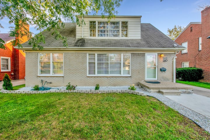 The Park & River Chalet - Duplex 2 Units - Lake Erie, PA