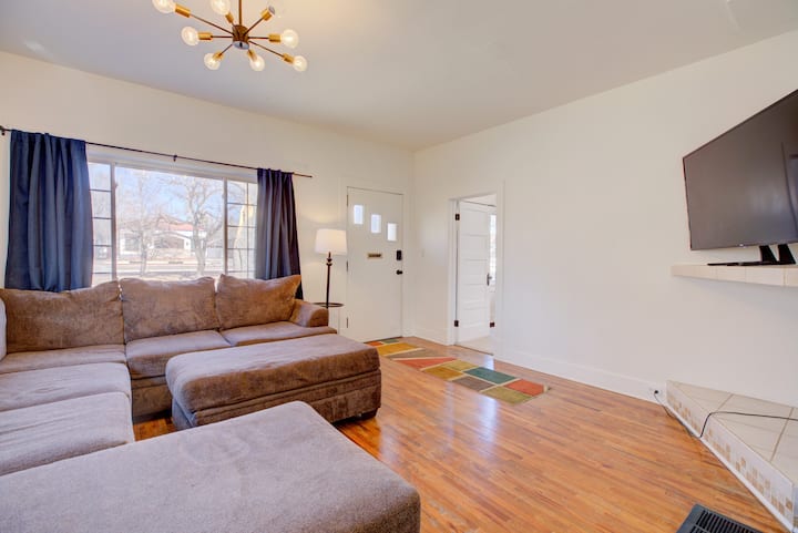 Downtown 2bdrm W/ Fenced In Firepit Top 1/2 Duplex - 科羅拉多泉