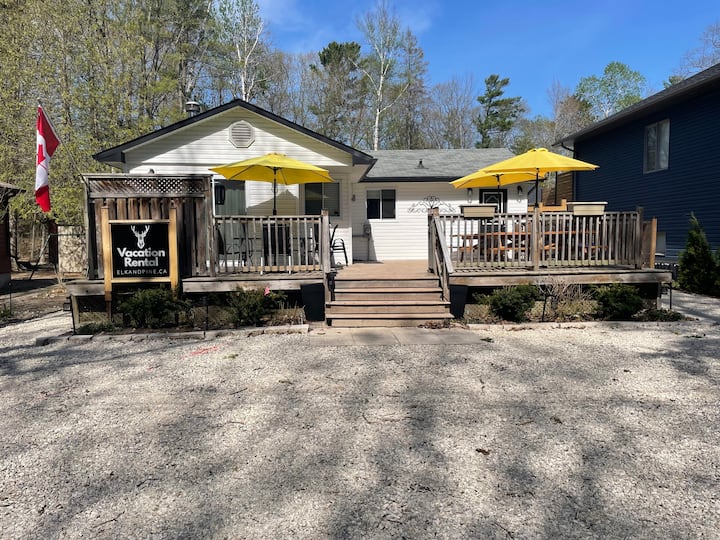 Allenwood Beach Vacation Rentals & Homes - Ontario, Canada | Airbnb