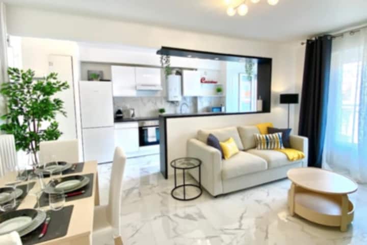 2 Bdr Apart, City Center, 5 Min Walk To Beach - Antibes