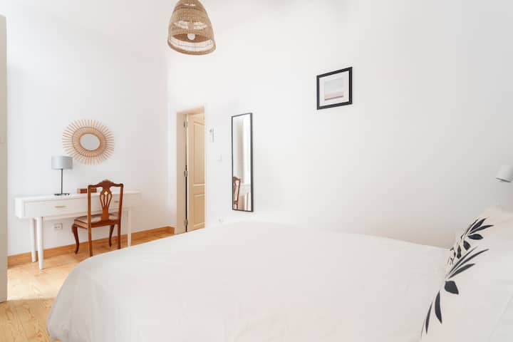 Santa Catarina Cozy 3 Bedroom Apartment - Seixal