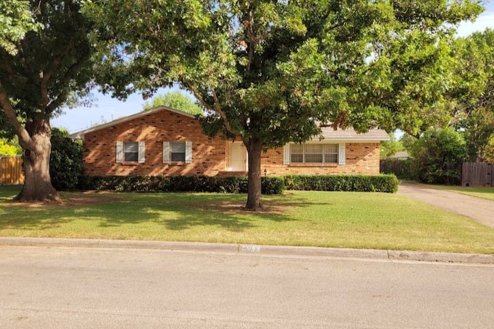 Lolo's Place - Frisco, TX