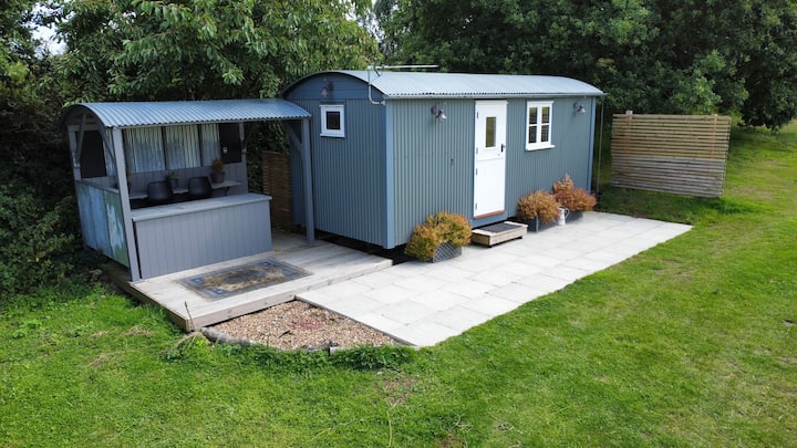 Florence The Shepherds Hut At Top Farm Norfolk - Norfolk