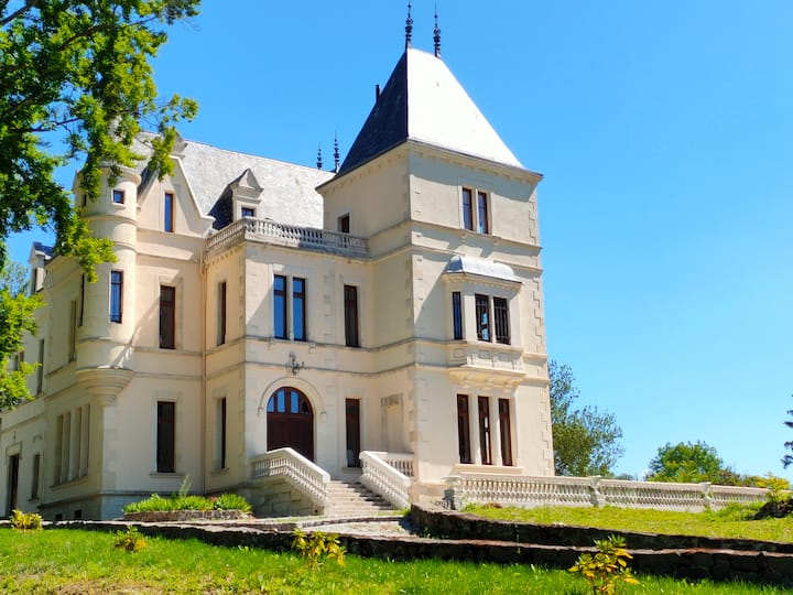 Privatisez Château Des Bérangers Pour Votre Fête ! - Gannat