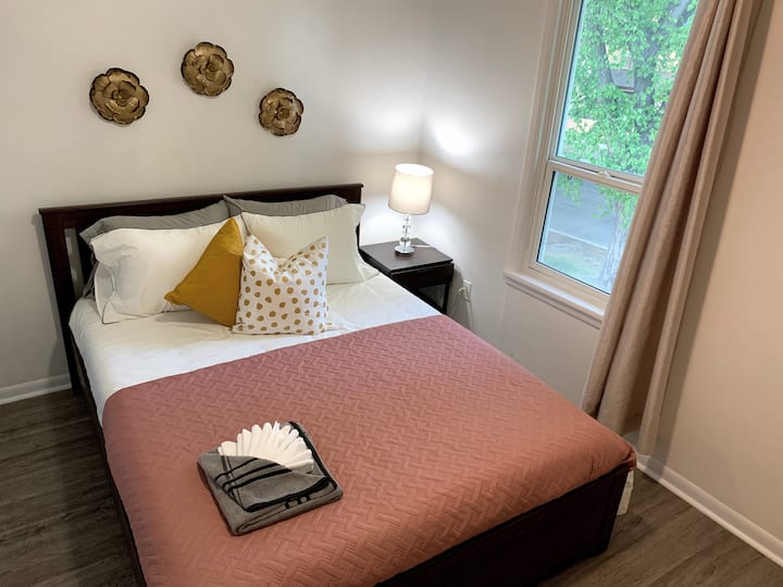 Cozy 3 Bdrm House Near Hsc - 溫尼伯