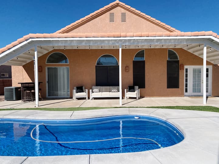 Beautiful Bullhead City Home W/ Pool - Laughlin, NV
