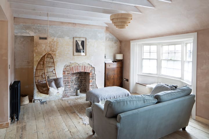 The Margate Galley Beach Loft - Broadstairs