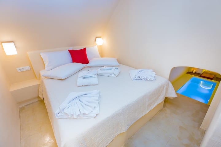 Volcano And Sunset View Villas/inside Pool - 산토리니 섬