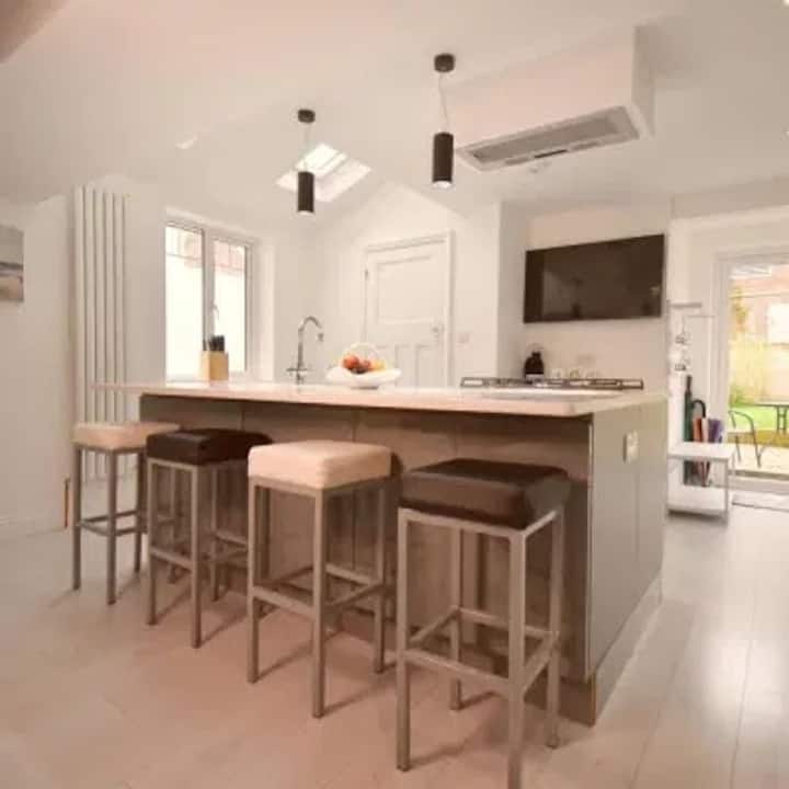 Sea-renity Sidmouth, Sleeps 6 - Sidmouth Beach
