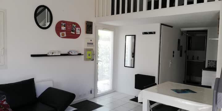 Maison   Entourée Du Golf - Angoulins