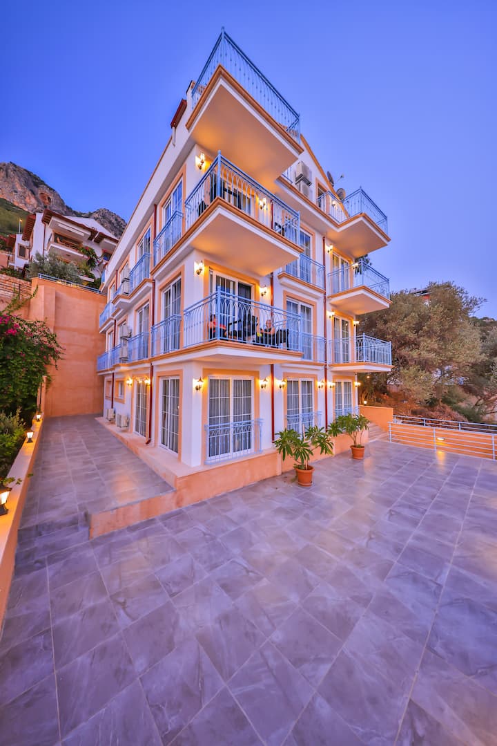 Kaşmahal Apart Otel / 2+1 Deniz Manzaralı Daire - Kaş