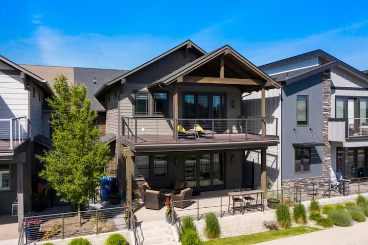 Luxury Riverstone Home-bellerive-amazing Location - Coeur d'Alene, ID