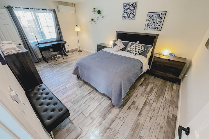 Spacious 1-bedroom Modern Guest Suite W/ Queen Bed - Los Angeles