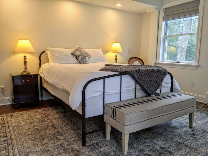 Cozy Getaway-walkable-pool-private Entrance - Greenwich, CT