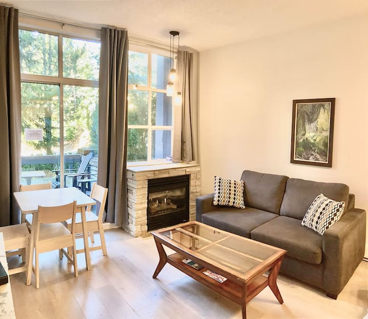 ˰Six People Studio Condo Upper Village Tranquility - Whistler