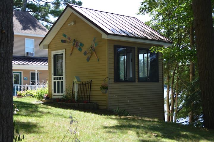 Lakefront Experience In Guest House - New Hampshire