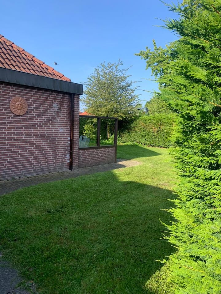 Gemütlicher Bungalow In Ruhiger Ferienanlage - Bruinisse