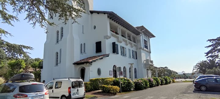 Appart T2 Avec Balcon, Piscine à 200m Du Littoral. - Urrugne