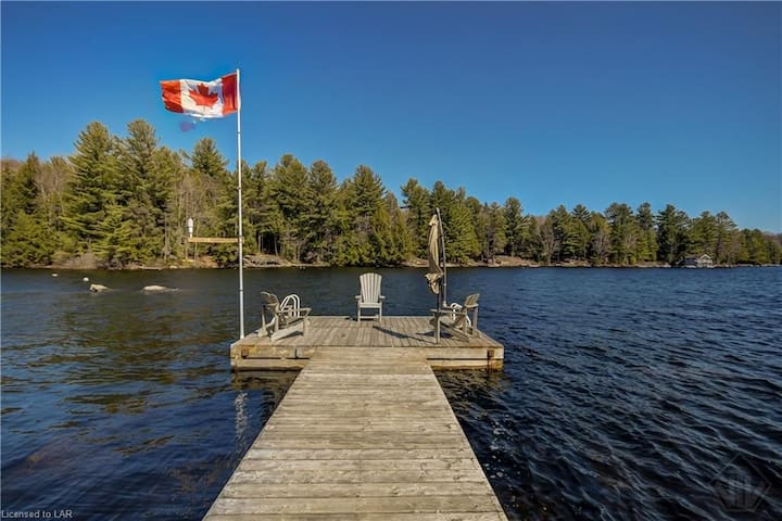 Bracebridge Lakefront Cottage - Bracebridge