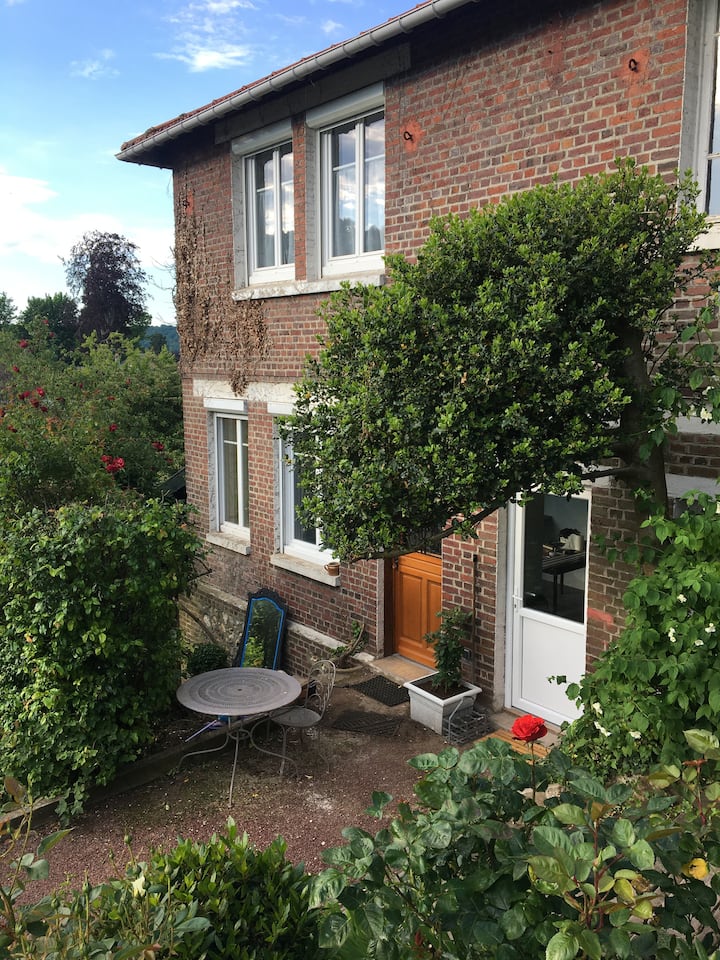 Maisonnette Dans Un Cadre Calme Et Verdoyant. - Rouen