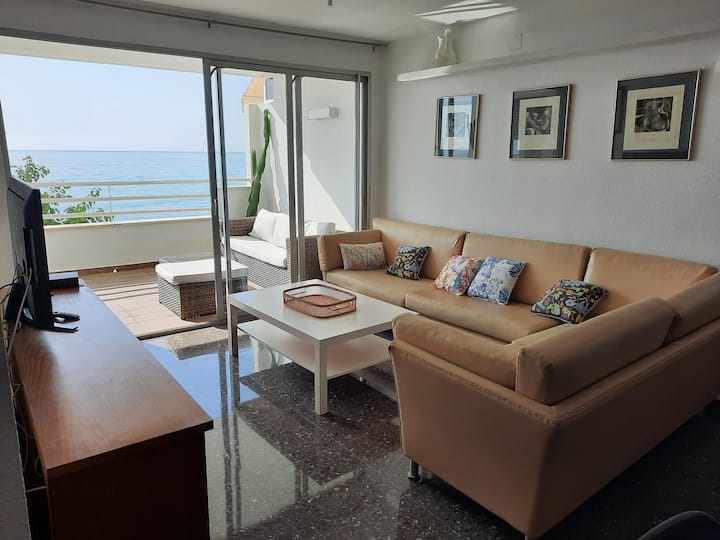 Apartment In Front Of The Beach And With Free Parking In The Same Building. - Altea